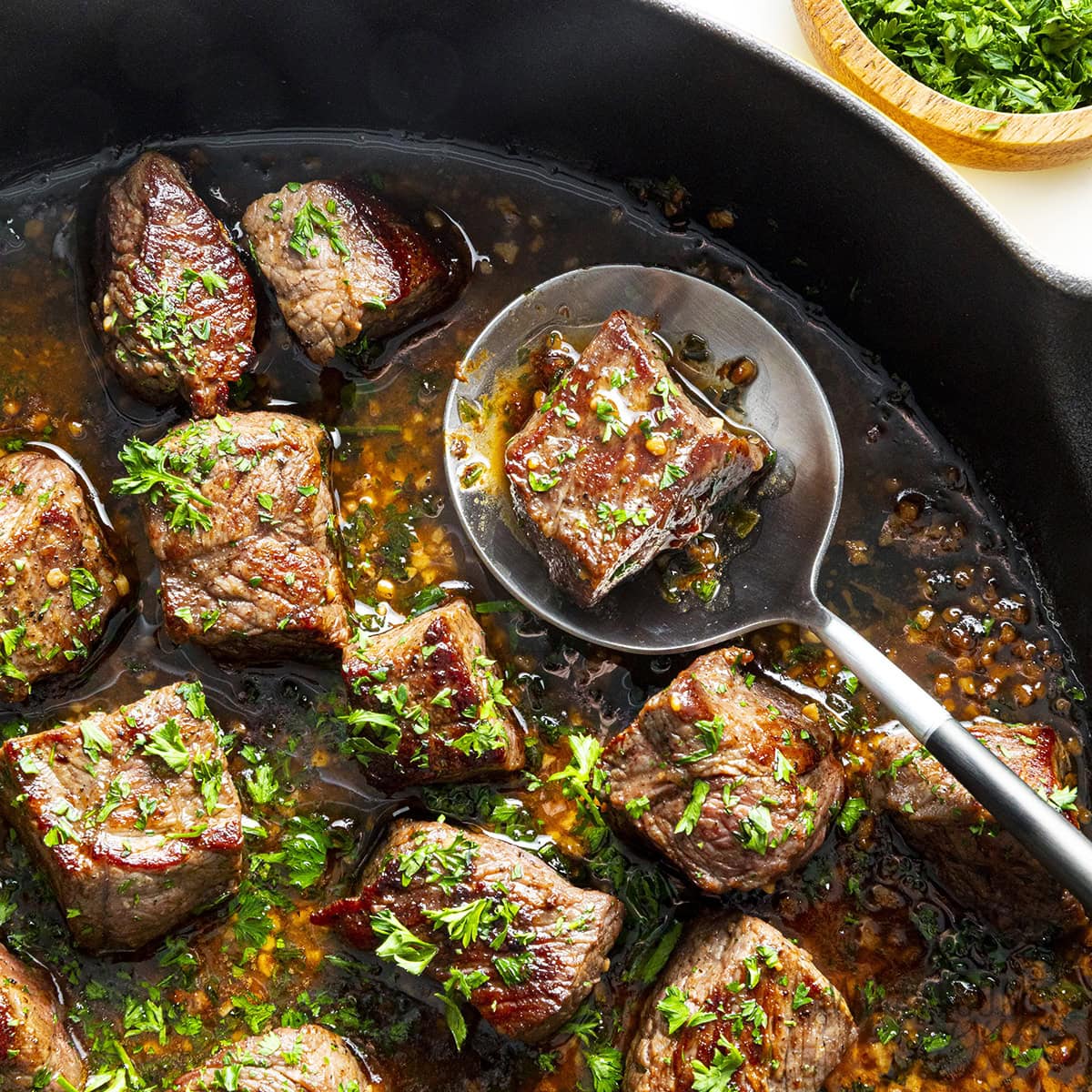 "Juicy Garlic Butter Steak Bites Recipe – Quick & Easy!"
